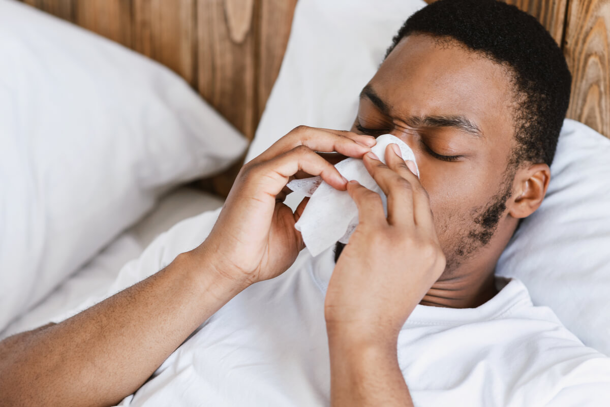 Rinitis: tipos, síntomas, causas y tratamiento - Muy Salud